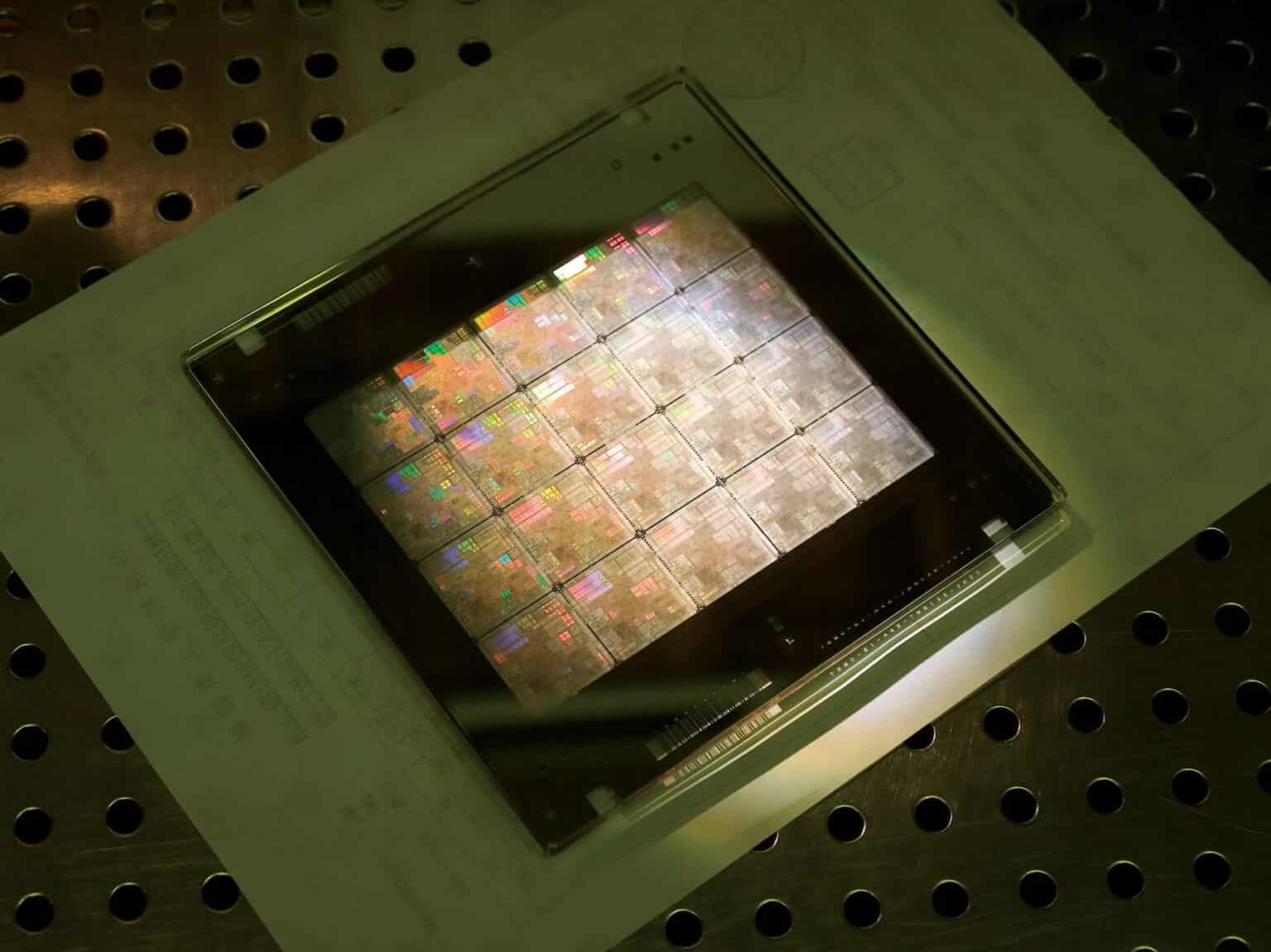 Nvidia y Mistral lanzan un modelo de lenguaje compacto para portátiles ...