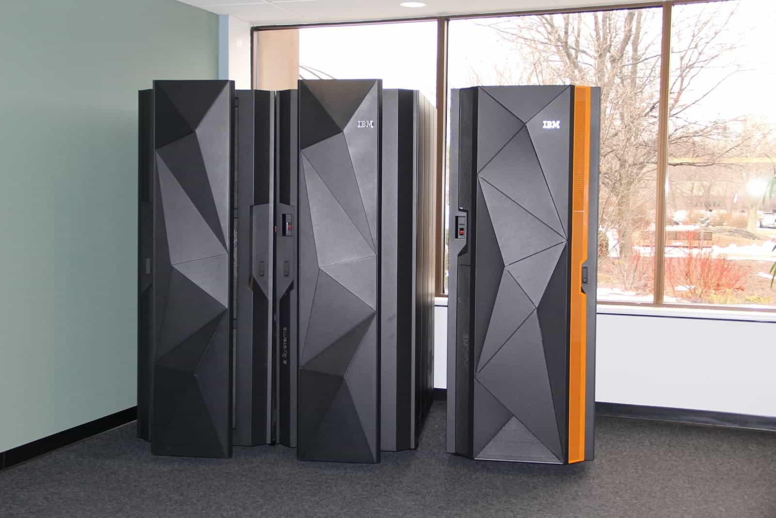 IBM revoluciona sus mainframes con Inteligencia Artificial - Noticias AI